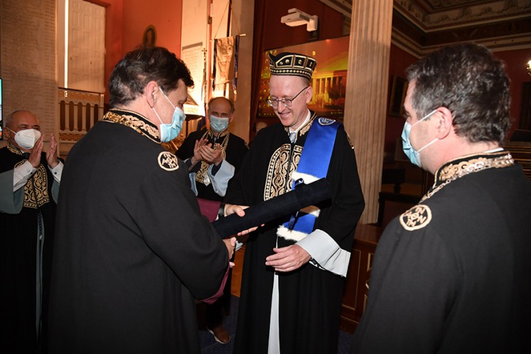 Επίτιμος Διδάκτορας του Τμήματος Φιλοσοφίας της Φιλοσοφικής Σχολής του ...