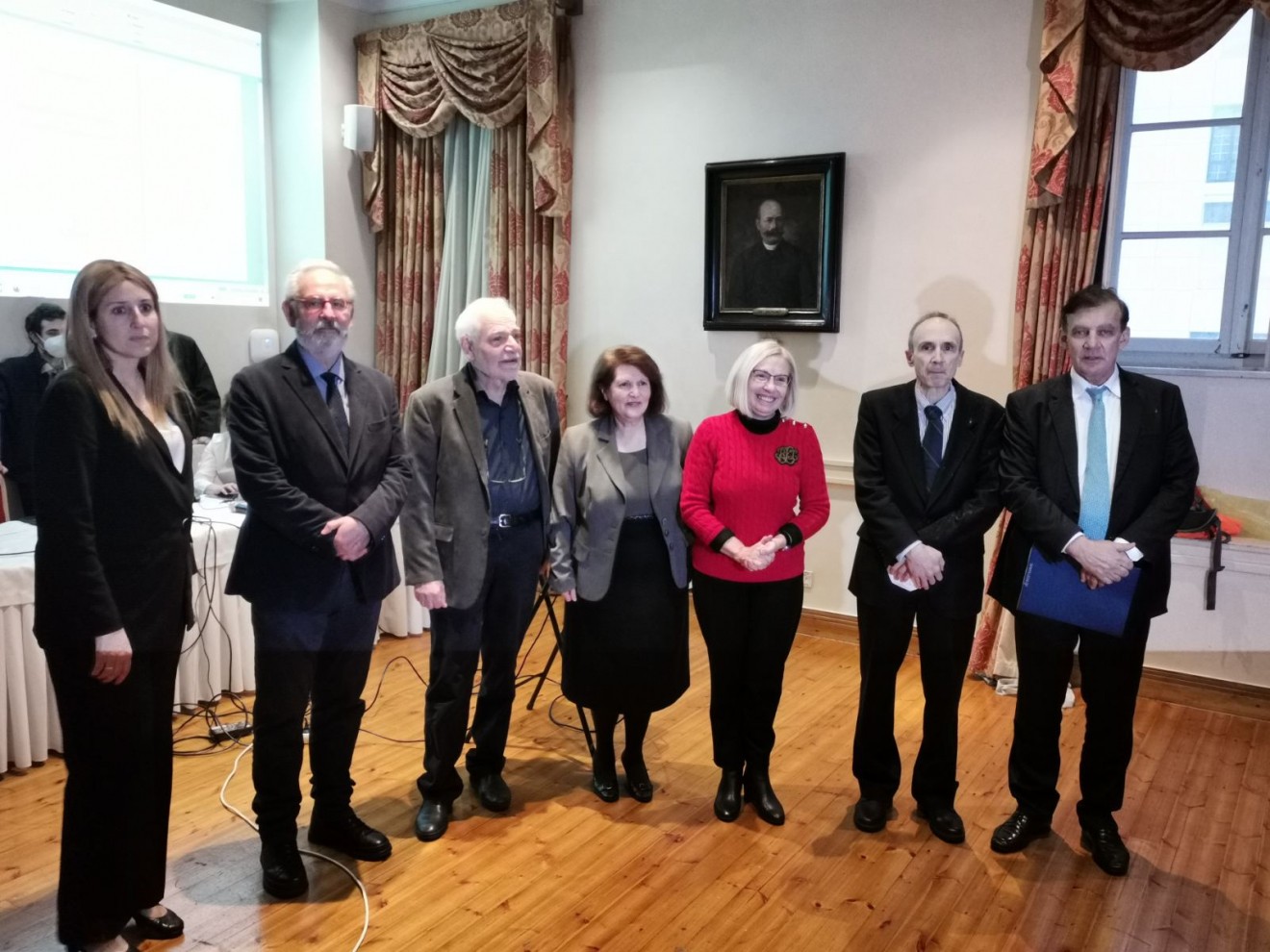 Παρουσίαση του βιβλίου της Καθηγήτριας του ΕΚΠΑ Μαριλένας Μητρούλη ...