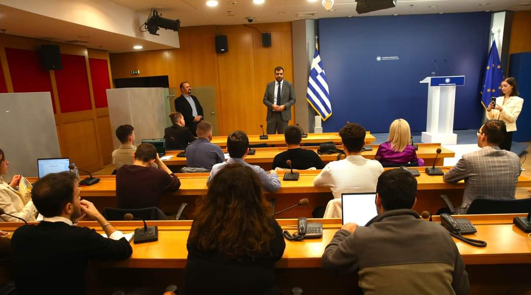 Briefing των φοιτητών του ΠΜΣ «Δημοσιογραφία και Νέα Μέσα» του Τμήματος ...