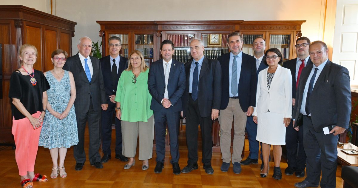 Υπογραφή Μνημονίου Συνεργασίας μεταξύ της Νομικής Σχολής του Εθνικού ...